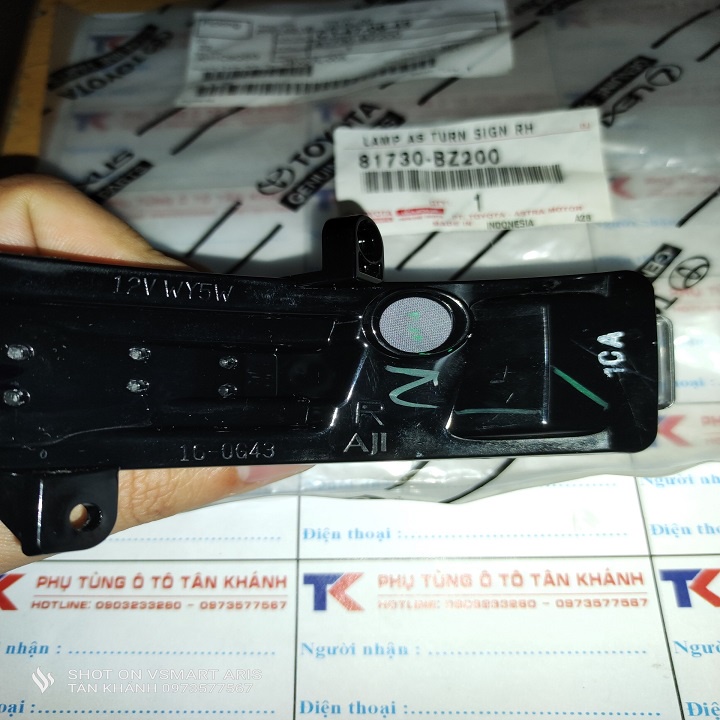 Toyota Wigo mirror turn signal light (please pay attention to driver's ...
