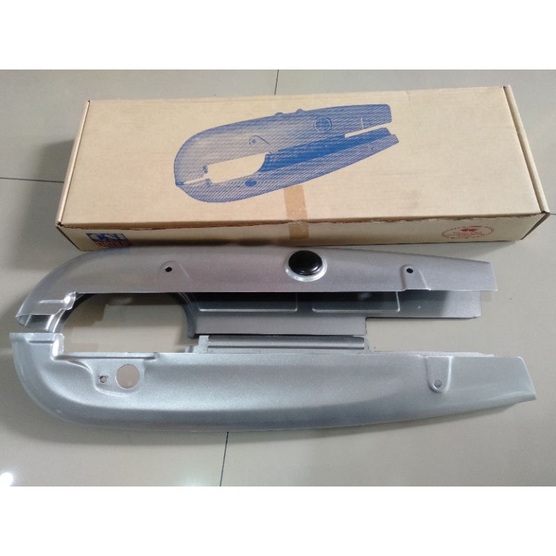 CHAIN COVER WAVE 125 ( 2003 AND 2005 MODEL) Read the description below ...