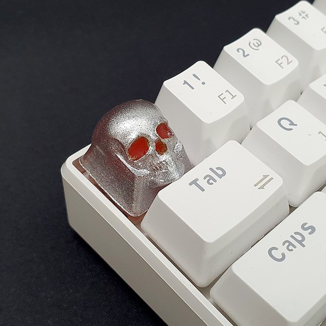 Cool skull-shaped Keycap through LED (unique resin Keycap) (Artisan ...