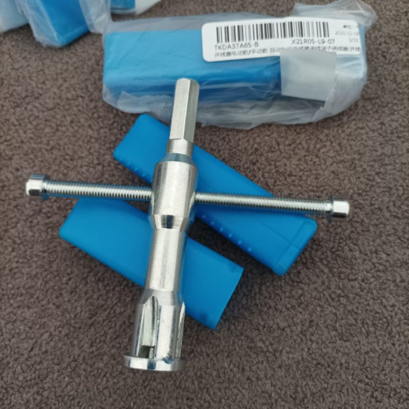 Cable connecting tool, wire twisting cable winding tool, twists the ...