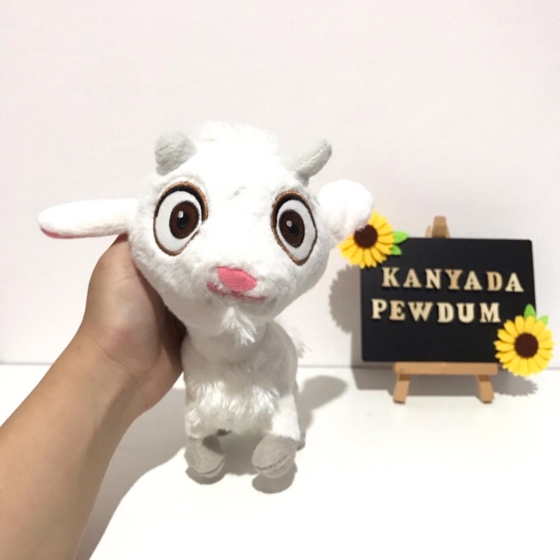 Lucky Goat Doll In Minion Badge Despicable ME3 | Shopee Philippines