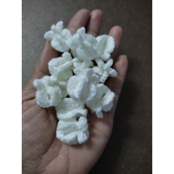 Crochet Love Flowers Are Used To Decorate The Garland. | Shopee Philippines