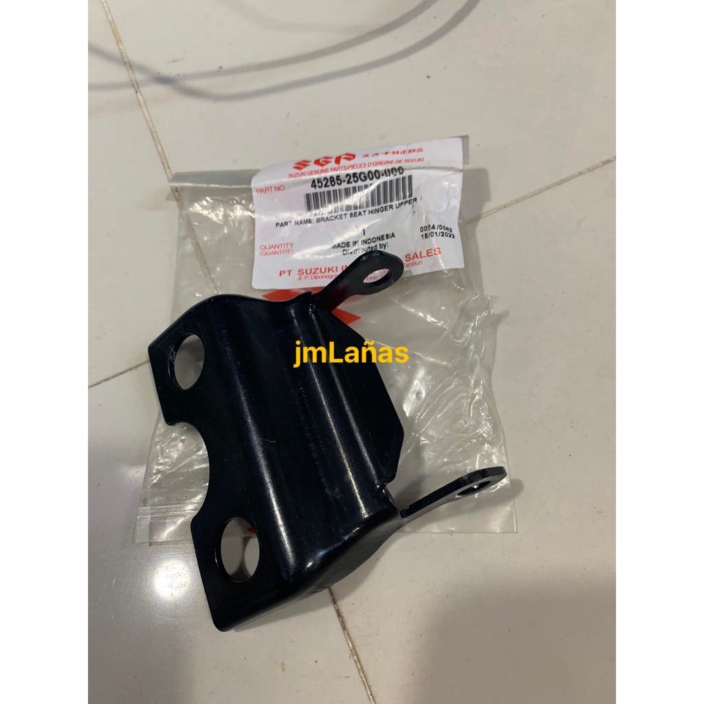 SUZUKI GENUINE BRACKET, SEAT HINGE UPPER FOR RAIDER 150 R150 CARBTYPE ...