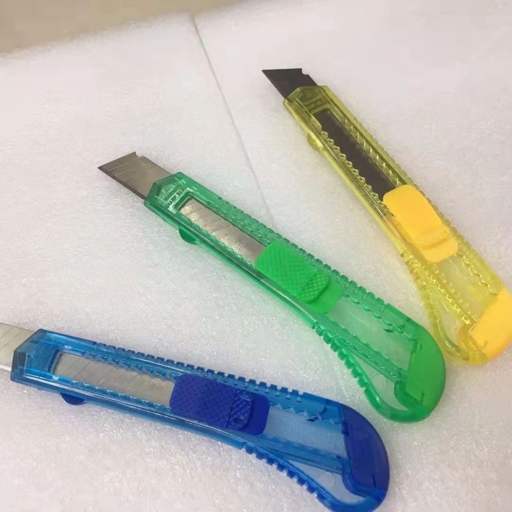 Retractable Cutter for Cutting Paper, Cardboard & Thin Sheets of ...