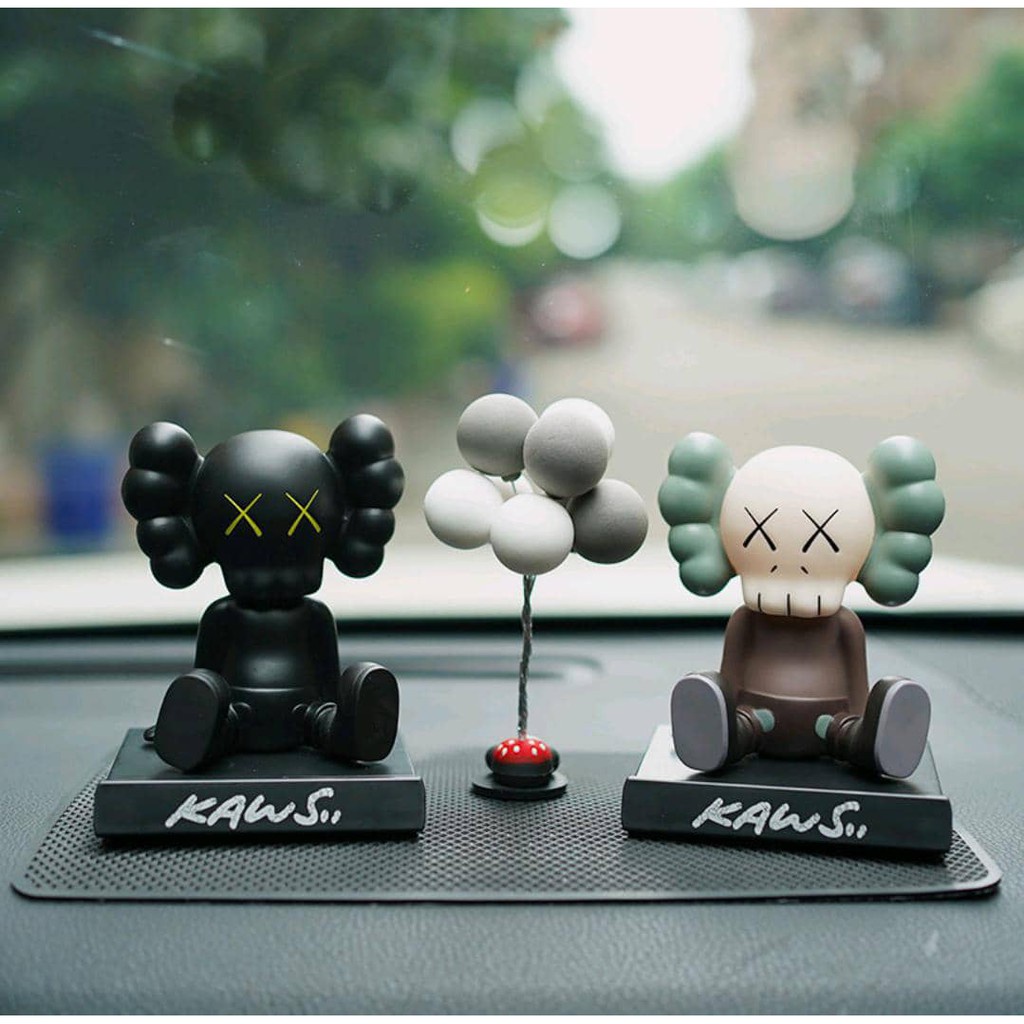 Kaws Shaking Head Model for Car Dashboard Decoration, Office Desk ...