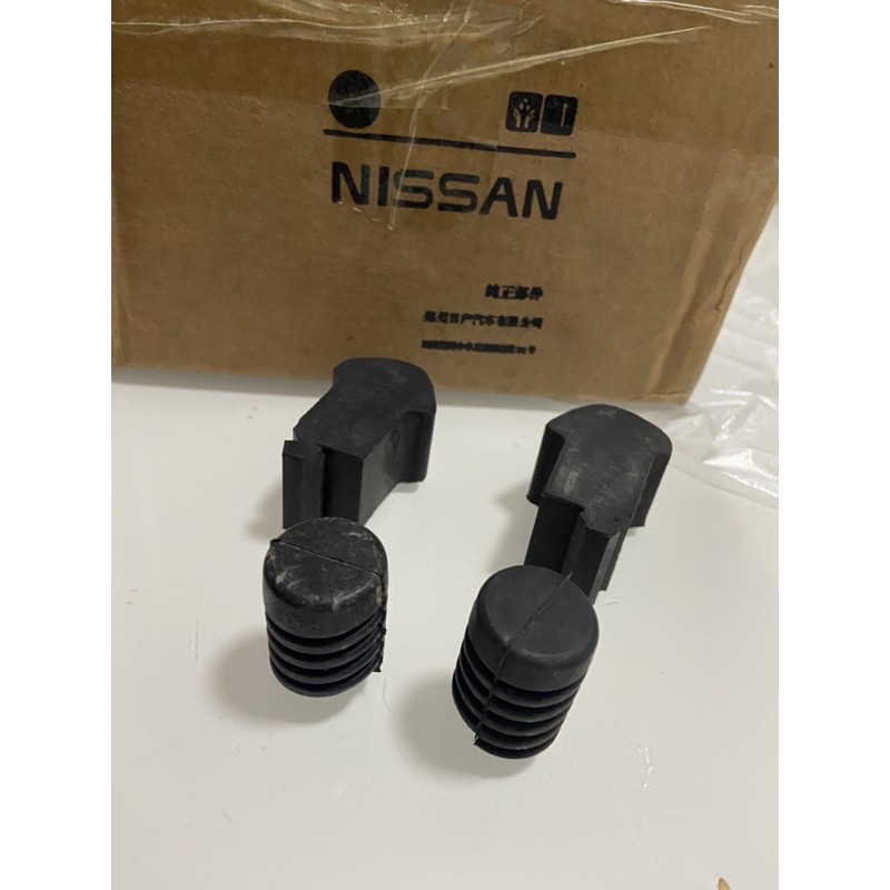 ORIGINAL! Nissan Frontier / Titanium engine bay / hood / bonnet rubber ...