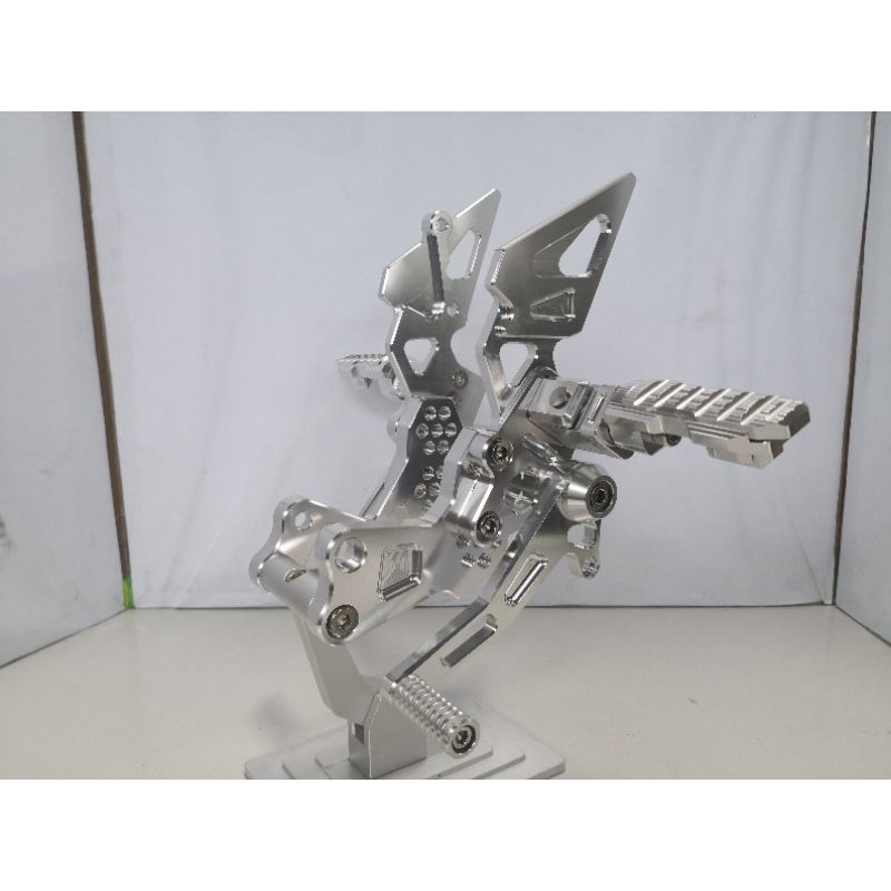 SALE Semspeed Footrest Single Shifter Raider R150 Carb | Shopee Philippines