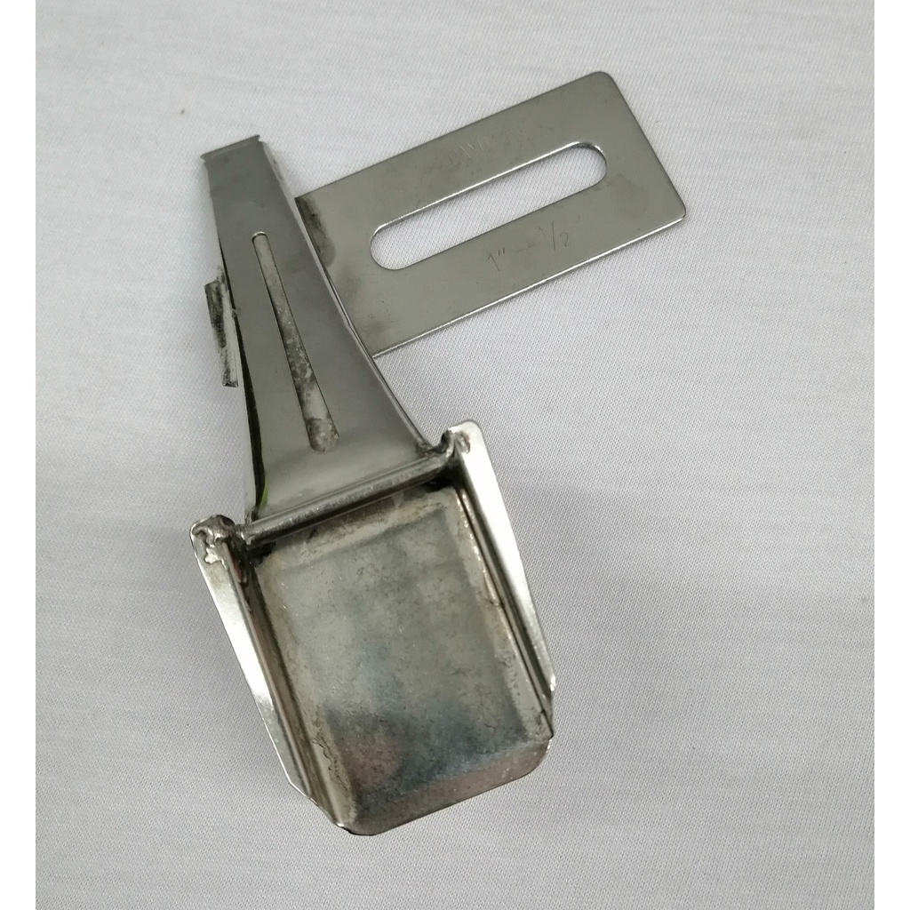 BELT LOOP FOLDER EDGES OVERLAPPING FOR INDUSTRIAL TWO NEEDLE SEWING ...