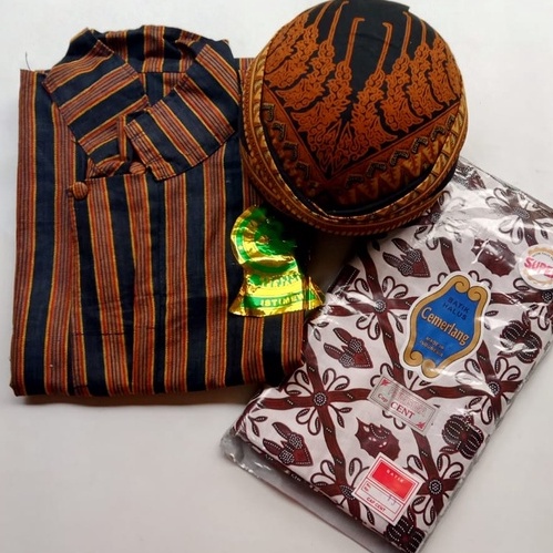 Javanese Traditional Clothes Complete Package (Surjan Lurik+Batik Jarik ...