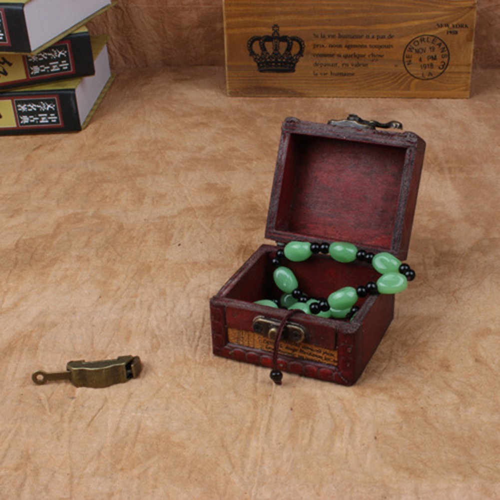 Antique Small Square Box Retro Wooden Storage Box Vintage Crafts Random ...