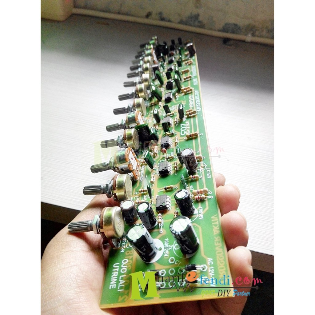 ACTIVE KIT CROSSOVER 4WAY SOUNDCRACK PROFESSIONAL Output SUB BASS ...