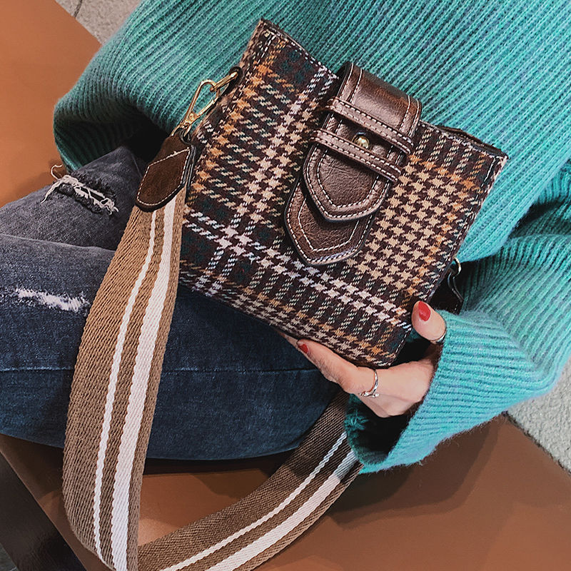 classy FEMALE retro texture sling square bag/ Korean woman Plaid ...