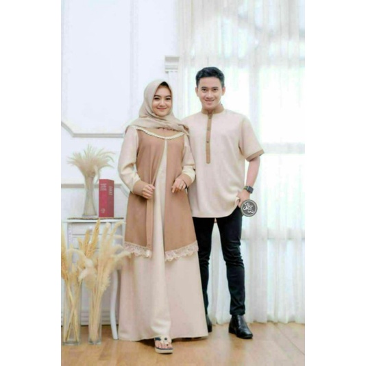 Muslim Family Couple - Father And Mother Family Couple - Muslim Uniform ...
