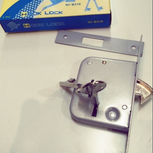 TWIN STAR GATE HOOK LOCK, Metal door lock, sliding gate lock | Shopee ...