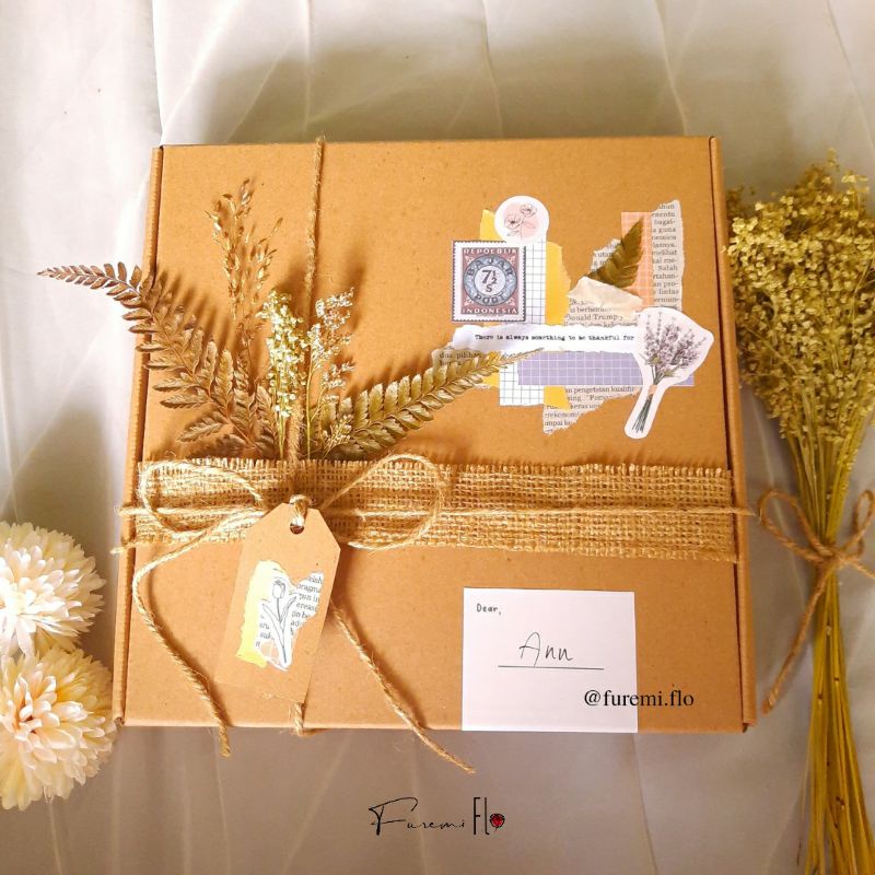 Hampers Box | Aesthetic Gift Box Vintage Hampers Box Package Gift Box ...