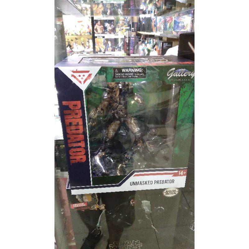 Diamond Select Gallery PVC Diorama Unmasked Predator | Shopee Philippines