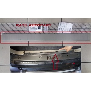 Back door Plate / Sill Plate Rear trunk of the old avanza xenia ...