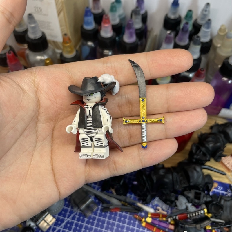 Gdbrick Custom minifigures: Mihawk Character In Onepiece Cartoon Pirate ...