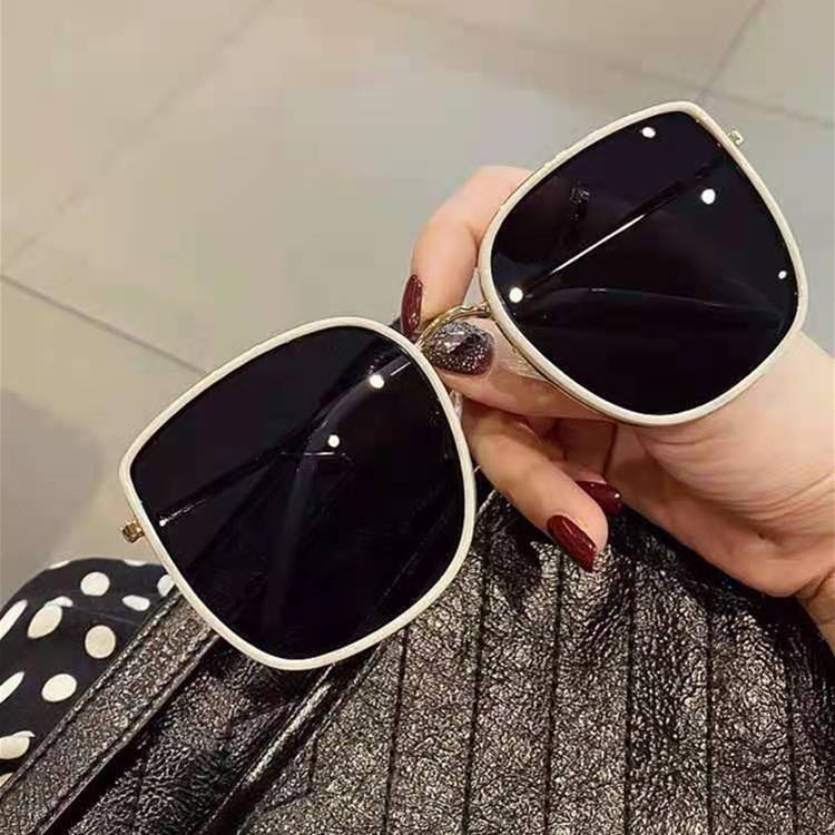 New Fashion Sunglasses Retro Women Net Red Square Shades Sun Glasses ...