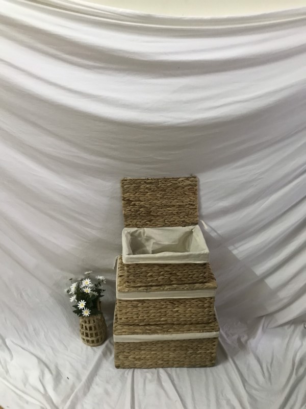 Vintage Style Water Hyacinth Box with Lid and Lining, Natural Materials ...