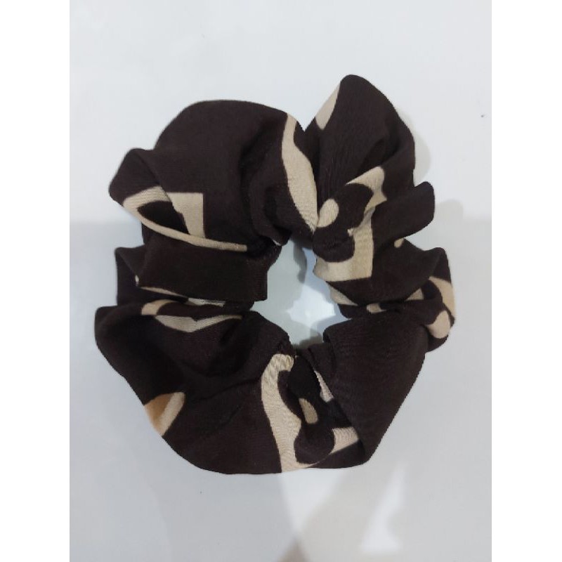 Scrunchie ponytail** | Shopee Philippines