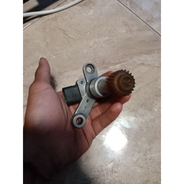 Speed SENSOR SPEDOMETER KILOMETER TOYOTA INNOVA matic FORTUNER matic ...