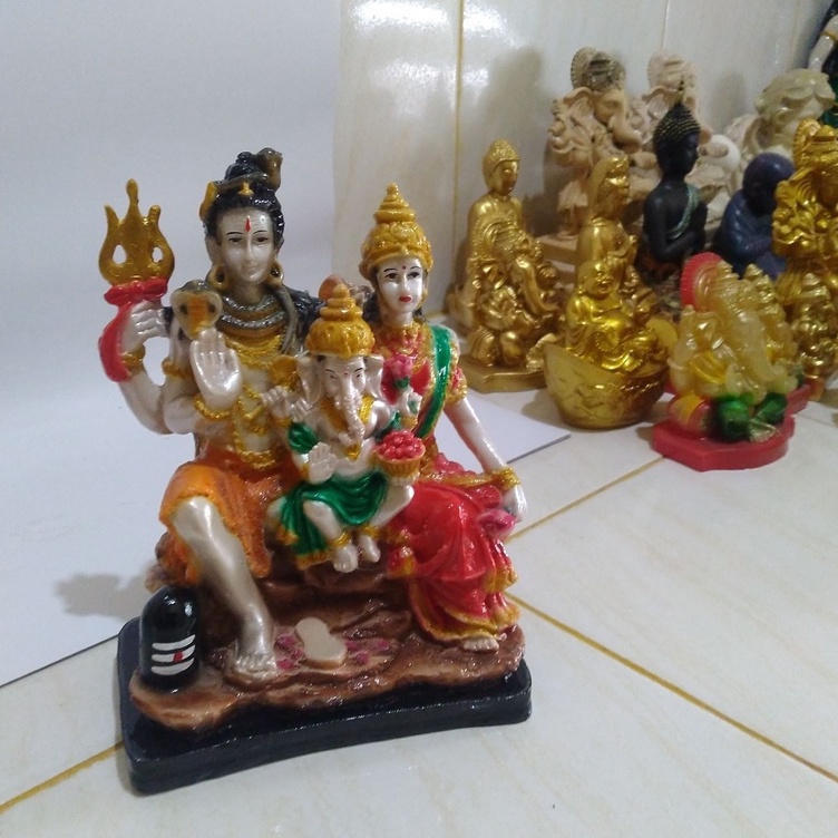 Miniature siwa family statue, family siwa statue, siwa varwati god ...