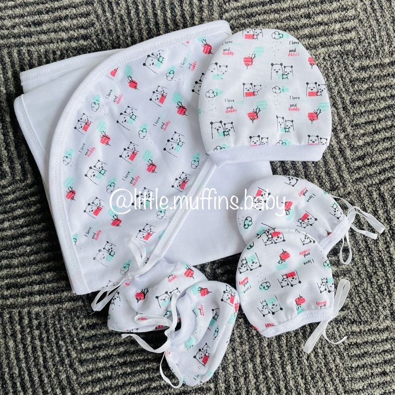 little muffins 6 in 1 Newborn Receiving Set (Blanket, Bonnet, Mittens ...
