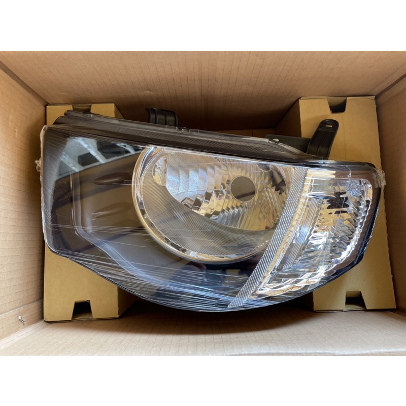 Mitsubishi Strada Triton 2007-2013 Headlight with Signal Light | Shopee ...