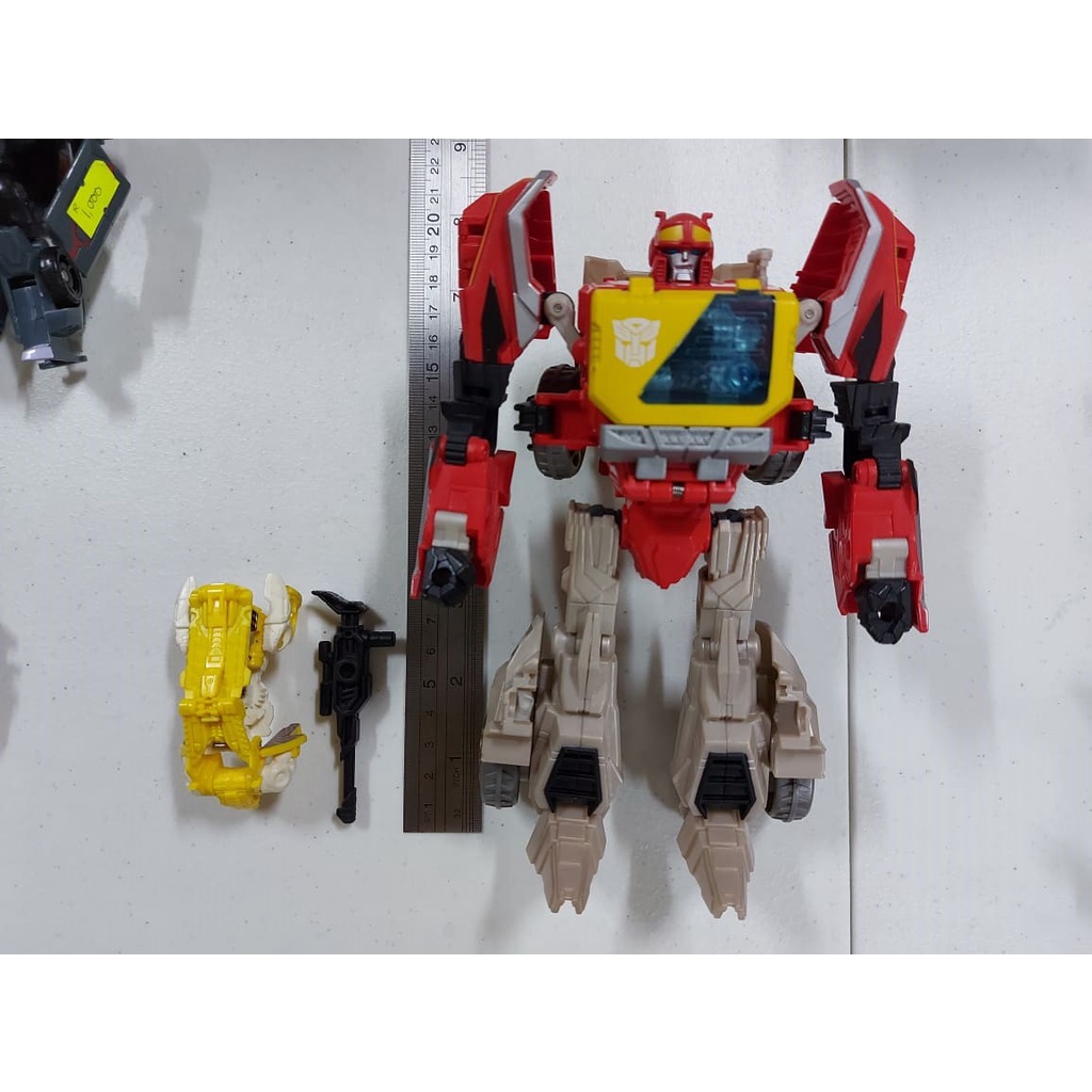 Transformers Generations Fall of Cybertron Voyager class Blaster ...