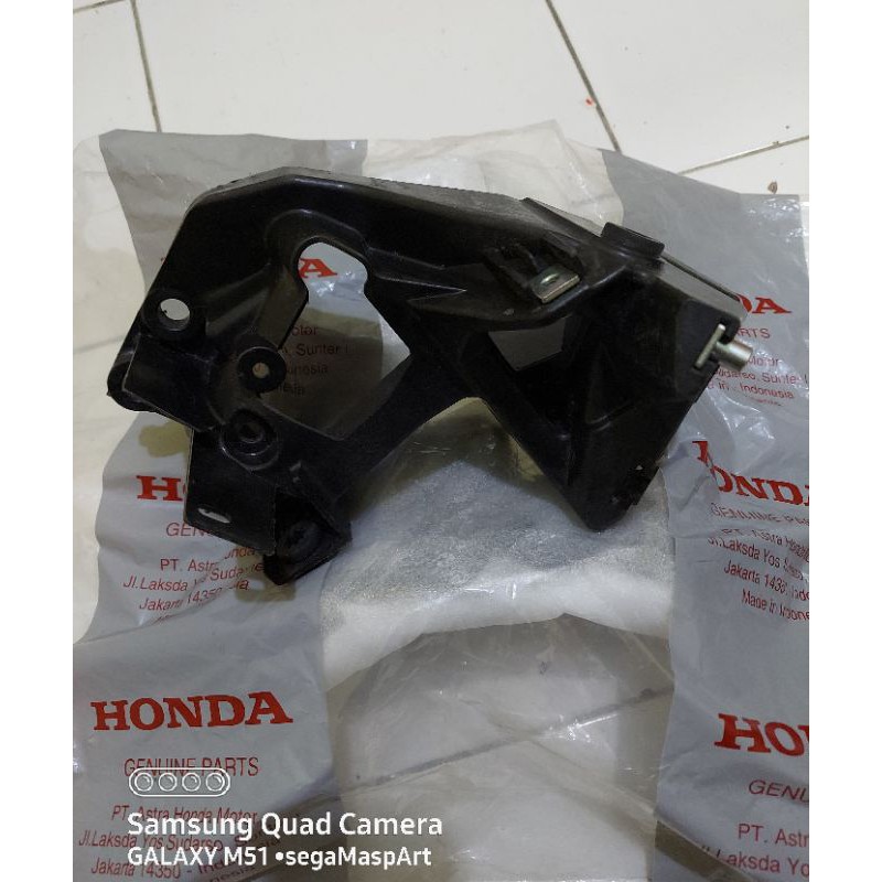 Honda New PCX 160 Right shield panel mount, original K1Z stay front ...