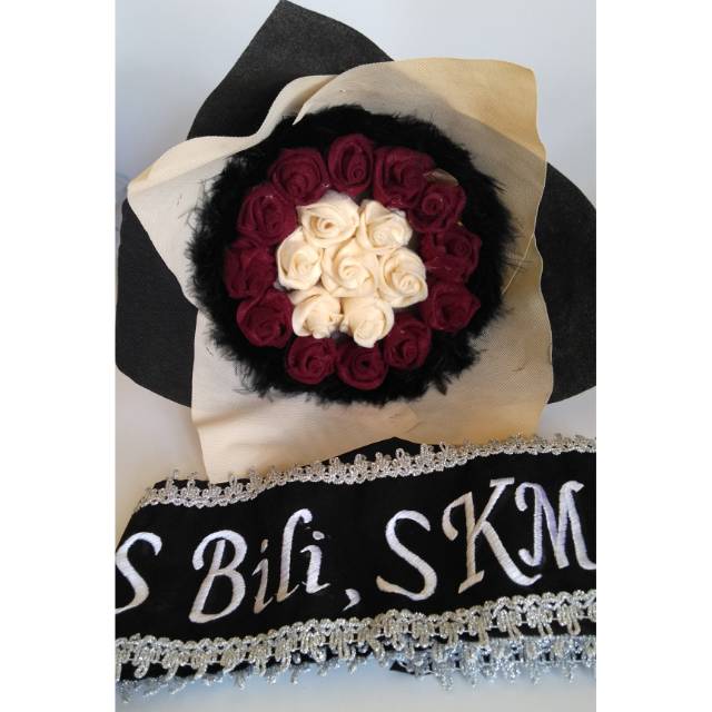 Graduation Gift Bucket Flower Flannel Sling Graduation Velvet Lace ...