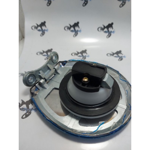 Gas Tank Cap ( With key) - CT100 / CT 100 [Bajaj] / CT125 / CT 125 ...