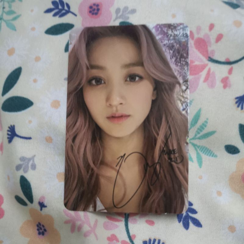 Separate Sales Of Album Cards More & Jeongyeon Jihyo Has Almost Every ...