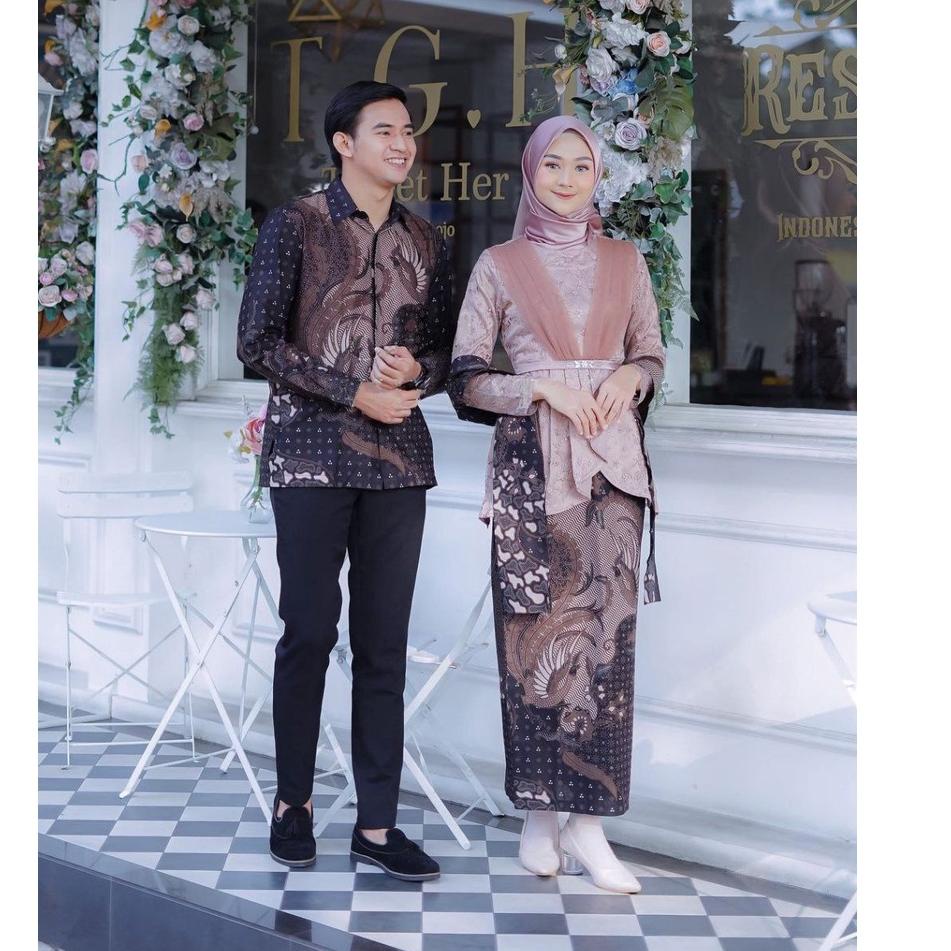 Modern.. Batik Couple kebaya Modern kebaya Graduation Application For ...