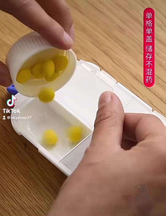 8 Divider Clamshell Design Medicine Tablet Pill Storage Organizer Heavy ...