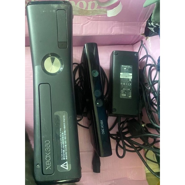 XBOX 360 S 19 Games, with Controller, Kinect, and Logitech Steering ...