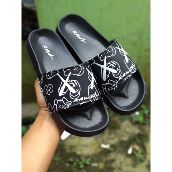 New!! Imported KAWS Slides Sandals, vans Peanuts Sandals, Off-WHITE ...