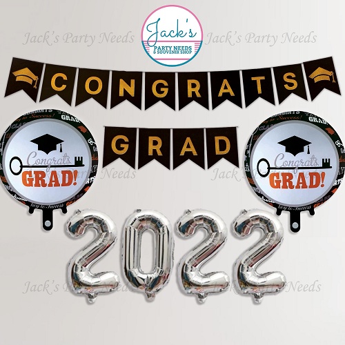Congrats Grad 2022 Silver Decoration Set black banner with gold letter ...