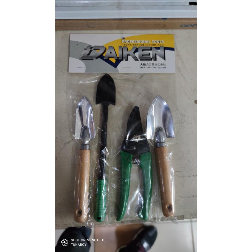 Daiken Gardening Tool Set 4pcs Makapal 7 Inches Size (Halaman / Plants ...