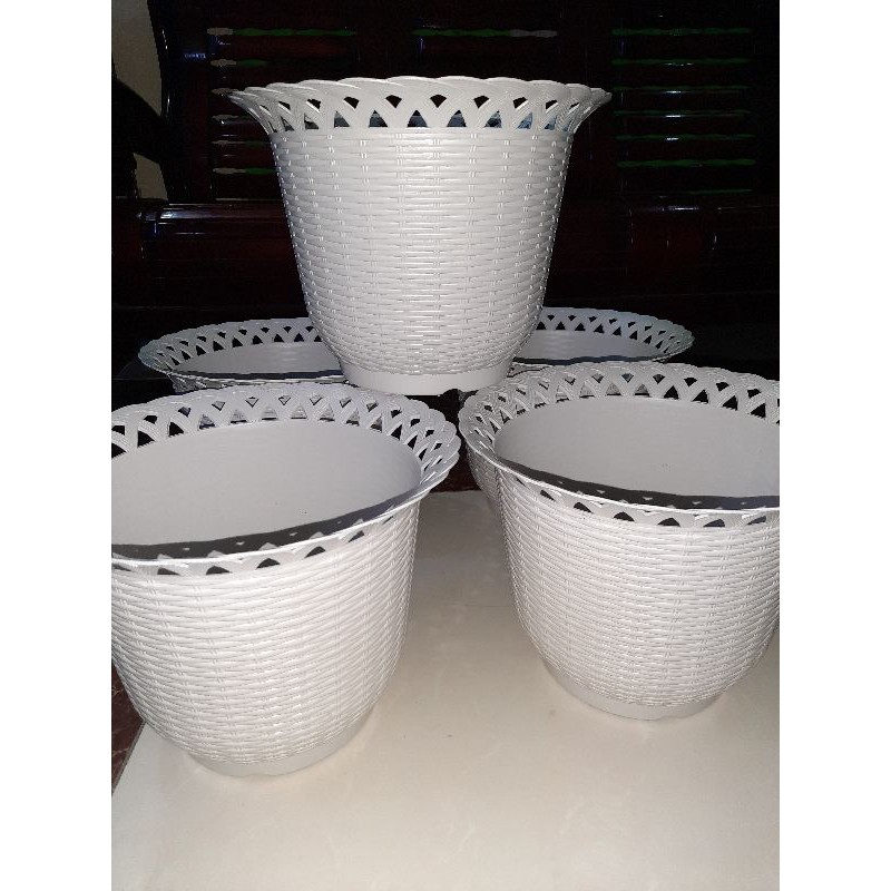 set of 10pcs rattan design plant pot (7x5 inches) 35 pesos each only ...