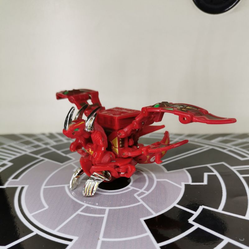 Bakugan Combat Set Pyrus Lumino Dragonoid & Explosix Cross Buster ...
