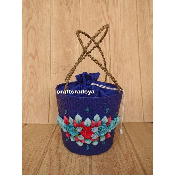 Woven Flower Bucket Basket Parcel Bag Hampers Souvenir - Height 15 cm ...