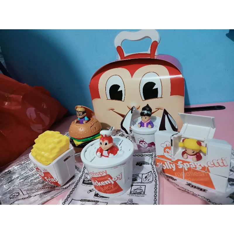 JOLLIBEE JOLLIBOTS TOY SET | Shopee Philippines