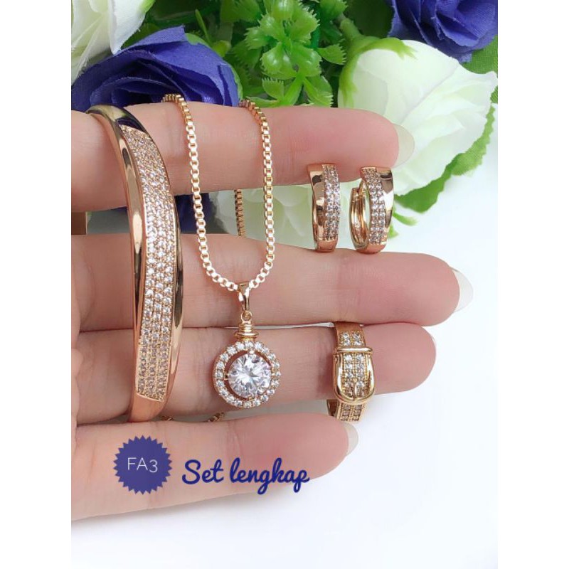 MATA [xuping] xuping bangle jewelry package full of xuping gold eyes 220121 | Shopee Philippines