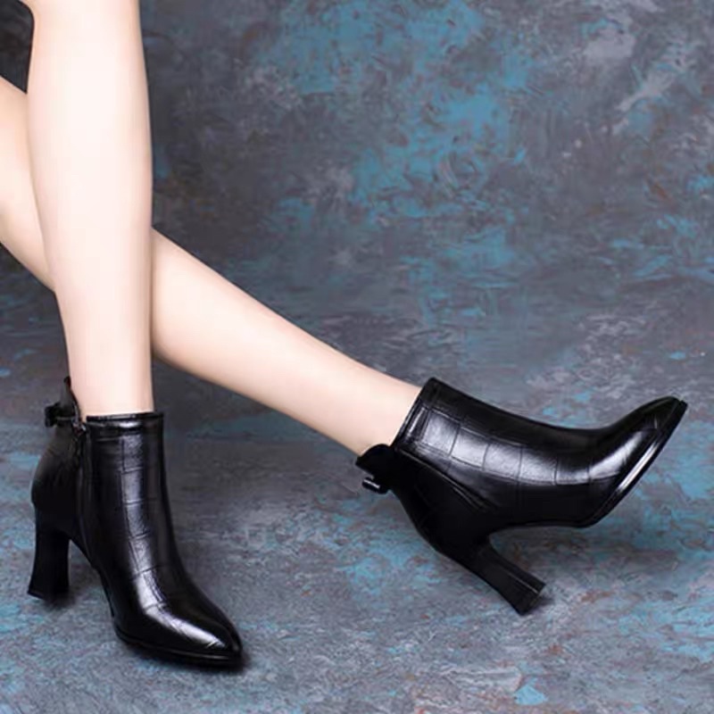 Leather boots with pointed toe, high heels, warm felt, short collar ...