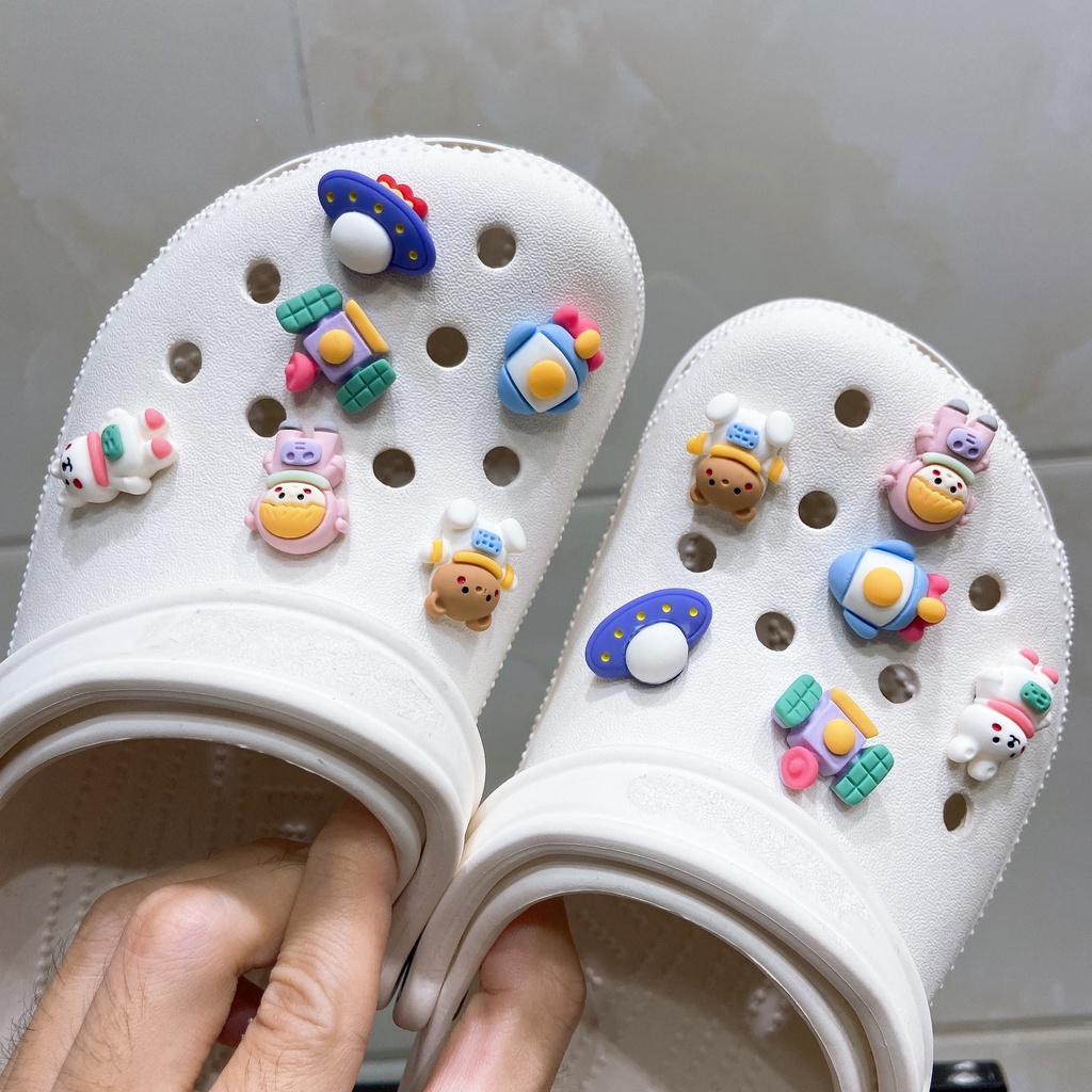 12pcs Cartoon rabbit bear astronautDIY croc shoe charm/platform sandal ...
