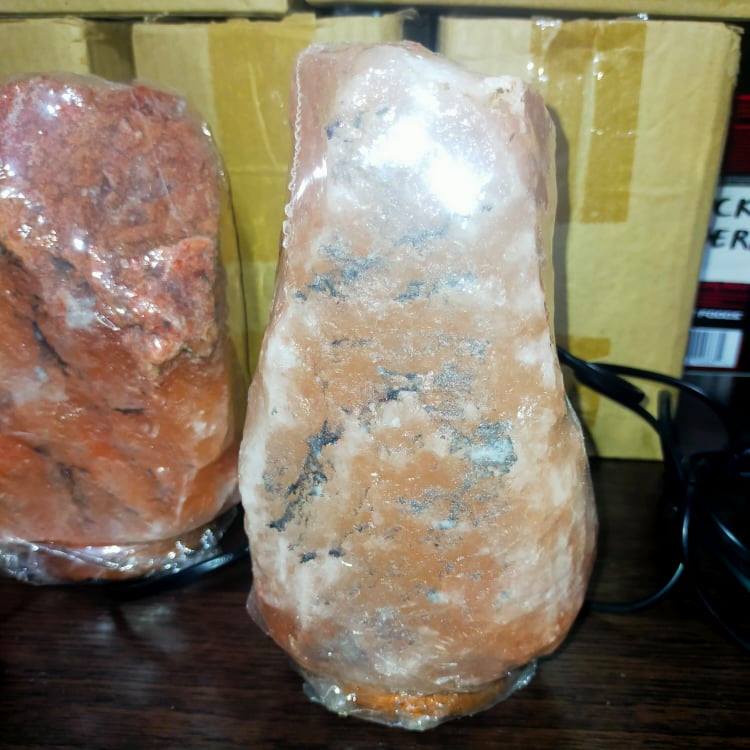 PAKISTAN HIMALAYAN SALT LAMP 1-3KGS WITH DARK SPOTS | Shopee Philippines
