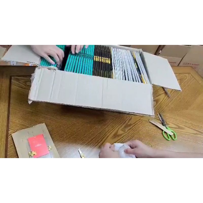 KR BOX SHARING (@hyucksole_ldh) | Shopee Philippines