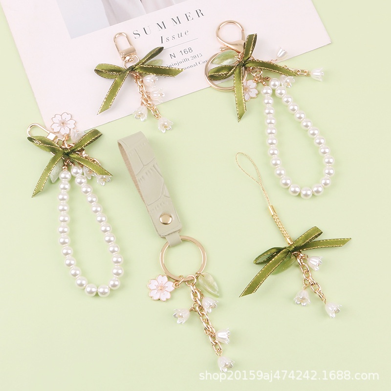New Green Ribbon Car Keychain Pendant Creative Lily Pearl Chain Pendant ...